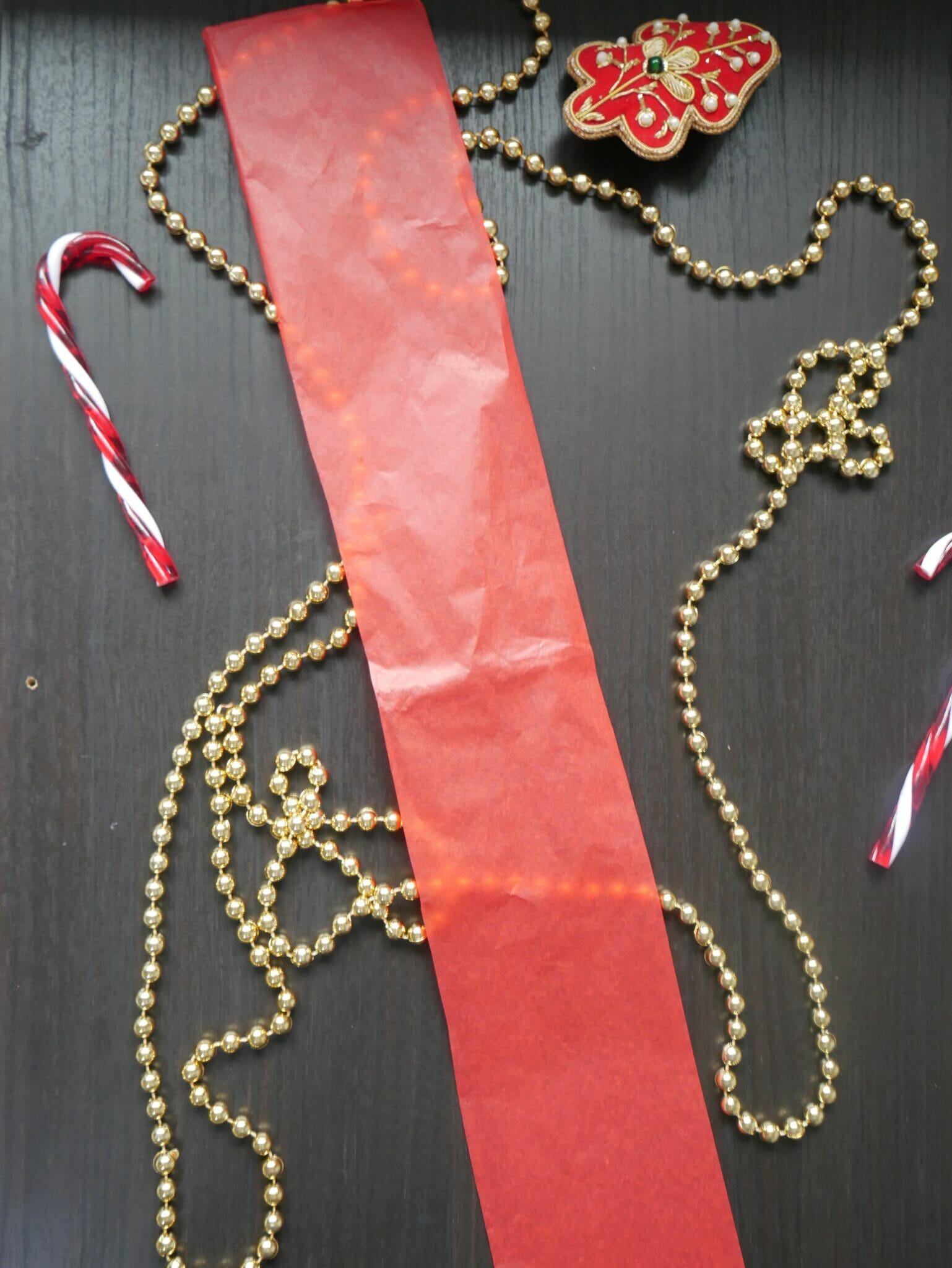 How to Make Homemade Christmas Crowns (+ Tips) - girl gone london